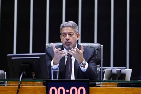 Arthur Lira nega toma lá dá cá de cargos e prevê votar PEC fura