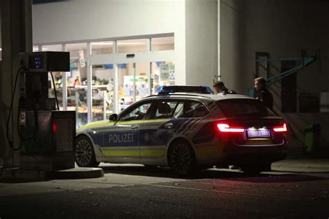 Großfahndung in Schwarzenbach Saale Bewaffneter Raubüberfall auf