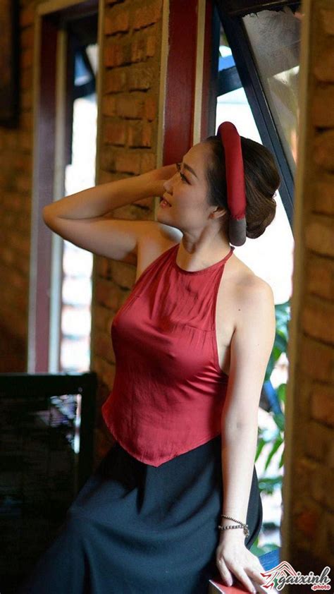 Ảnh áo yếm thả rông vòng 1 sexy siêu mỏng xuyên thấu đẹp Final Blade
