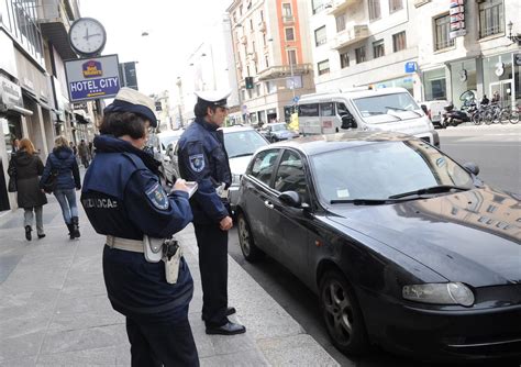 Nuovo codice della strada dai parcheggi ai monopattini le novità