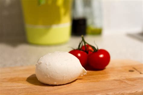La verità sulla mozzarella scopri se fa ingrassare o è solo una bufala