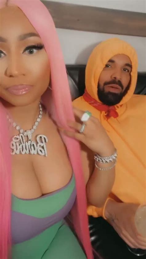 All Tingz Minaj On Twitter Nicki Minaj And Drake Chillin Backstage