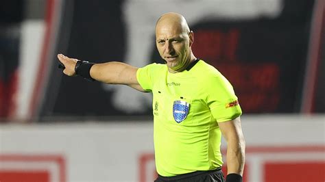 Árbitro de São Paulo e Palmeiras nas quartas apitará final da