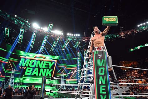 ليف مورجان تصدم جمهور WWE وتهزم روندا راوزي محققة لقب سماكداون للسيدات