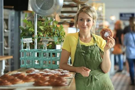 Channel 4 Food Unwrapped Kate Quiltons Life Off Camera From Famous