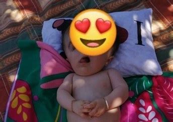 Bebe Sem Rosto Bebe Sem Rosto Ja Se Consegue Sentar Tem 4 Dentes E