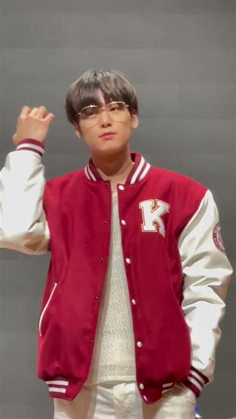 n D 28 on Twitter RT tltvh jy 너무 잘생겻어