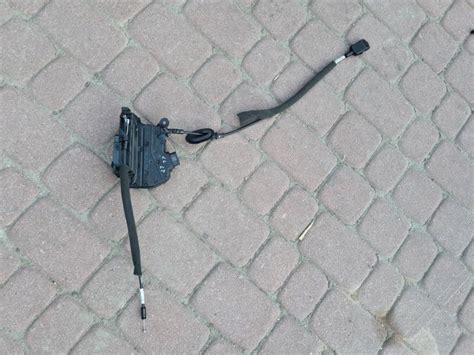 Zamek drzwi tył lewy Renault Clio IV 825019504R