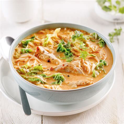 Soupe Tha E Au Poulet Et Cari Rouge Les Recettes De Caty