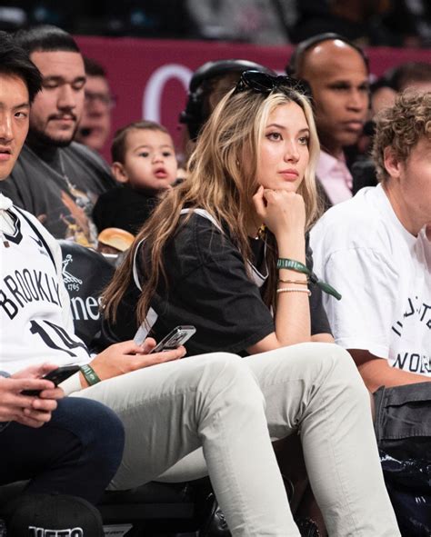 谷爱凌晒纽约吃烤肉看NBA生活照 附文纽约永不过时 直播吧