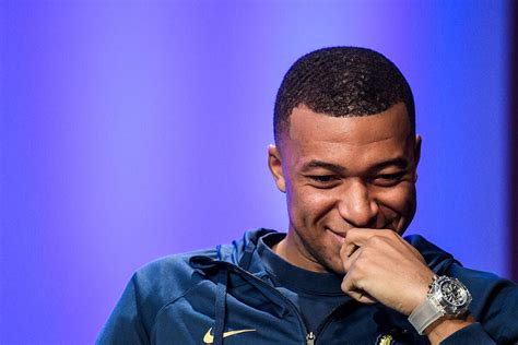 Foot PSG Mbappé Ballon d Or il ne l aura jamais au PSG selon Riolo