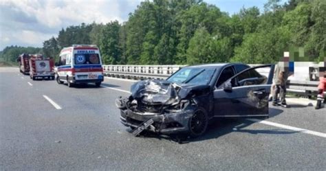 Śmiertelny wypadek na A4 Zderzyły się dwie osobówki RMF 24