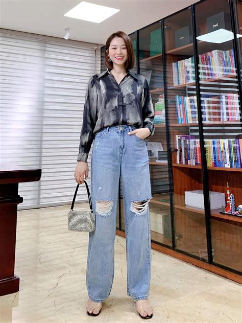 7 set đồ thời trang công sở phong cách Hàn Quốc dễ dàng biến nàng
