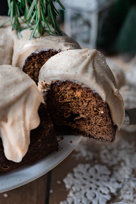 Gingerbread Cake With Cinnamon Cream Cheese Frosting Thecommunalfeast