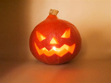Jak wyciąć dynię na Halloween
