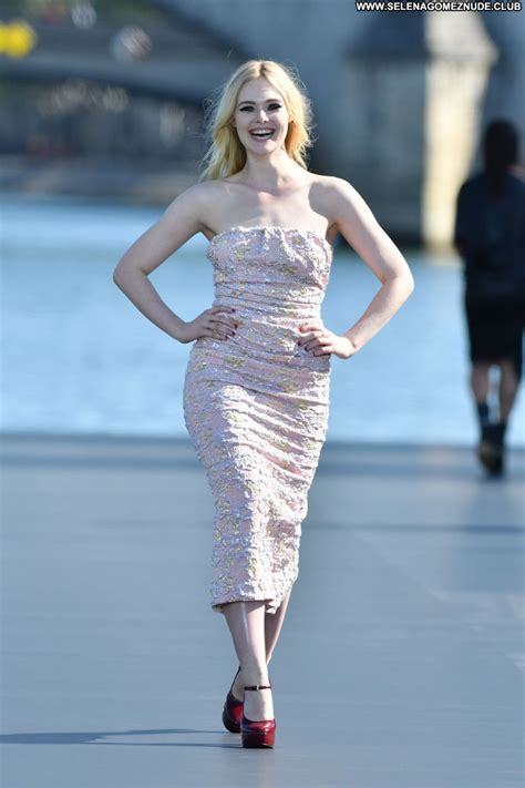 Elle Fanning No Source Posing Hot Babe Celebrity Sexy Beautiful Nude