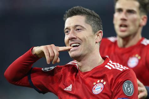 Liga Mistrzów Bayern Benfica 5 1 Robert Lewandowski bohaterem 50