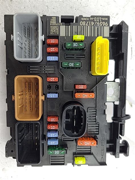 Caja de fusibles PEUGEOT 3008 1 PHASE 1 Diésel ocasión Opisto