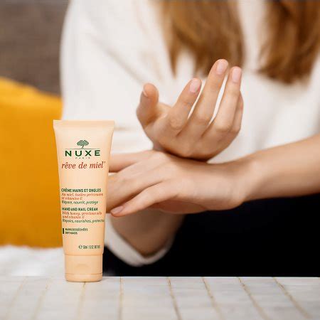 Nuxe Rêve de Miel crème mains et ongles pour peaux sèches notino fr