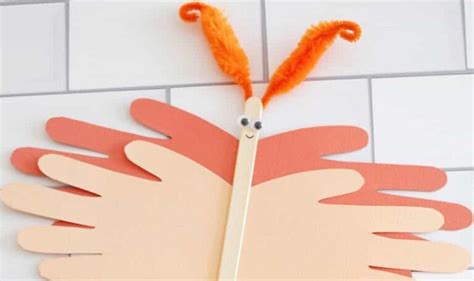 Papillon Empreinte De Main Un Bricolage Facile Et Amusant Pour Les