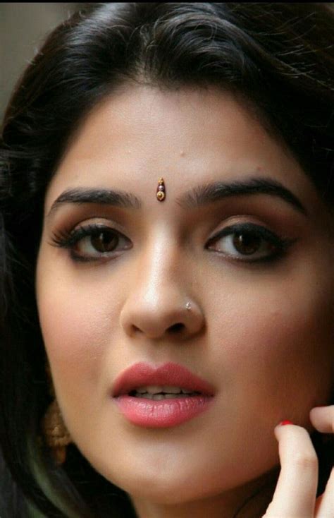2664 Best Indian Faces Images On Pinterest Bollywood Actress Indian Actresses And Indian Beauty