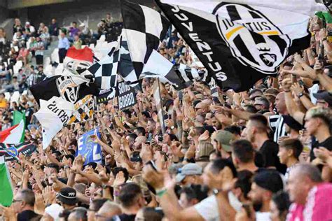 Chi non salta è un gobbo juventino epic fail in diretta è successo