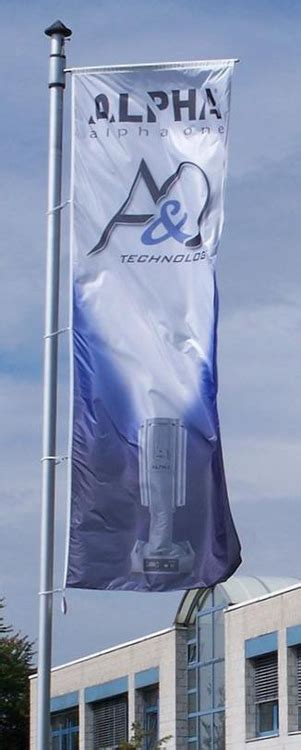 Flagge individuell bedruckt Hochformat Stoffqualität FlagTop 110 g m²