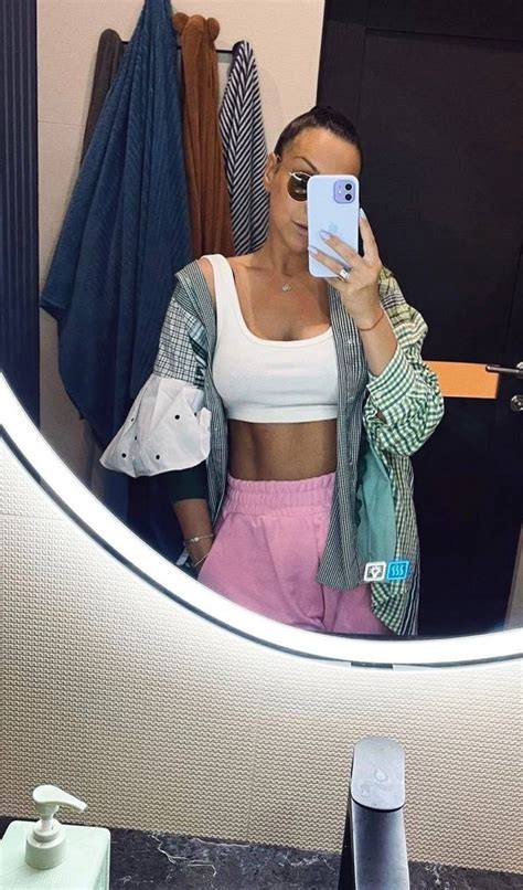 Pin by Vera on Импровизация Mirror selfie Selfie Scenes