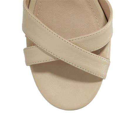 Sandália Lia Line Couro Vanilla Salto Bloco Sisal