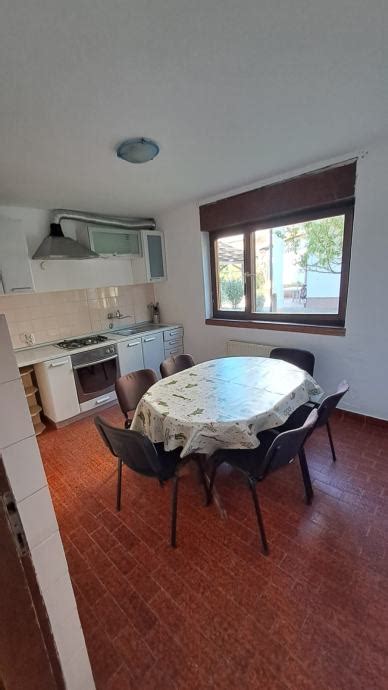 SMJEŠTAJ NAJAM ZA RADNIKE Dugo Selo 120 00 m2 iznajmljivanje