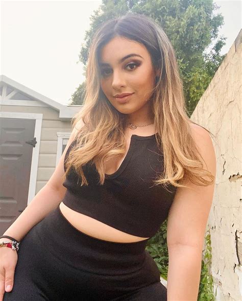 Anna Squats Bio Wiki Facts Age Height Weight Measurement
