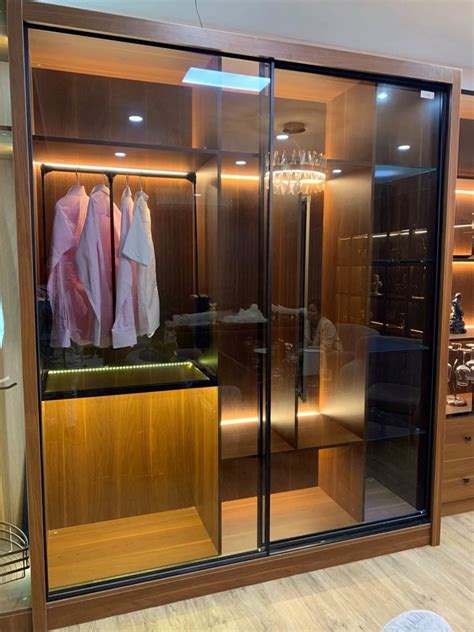 Cánh kính khung nhôm Cánh lùa tủ quần áo cho không gian nhỏ hẹp Cánh