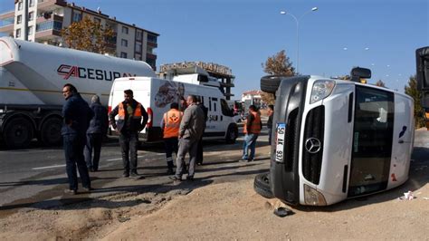 Kırşehir de zincirleme trafik kazası 14 yaralı Son Dakika Haberleri