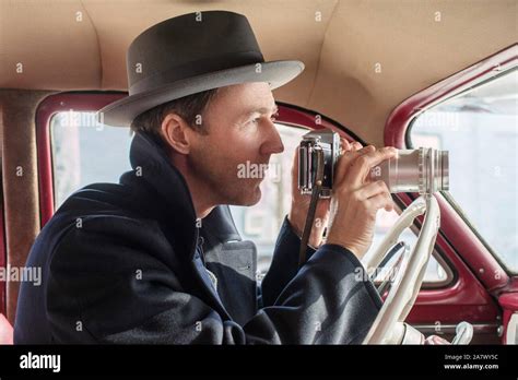 MOTHERLESS BROOKLYN Edward Norton Ethan Suplee 2019 Ph Glen Wilson