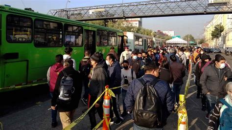 Accidente en Línea 3 del Metro Caos vial y larga filas transporte