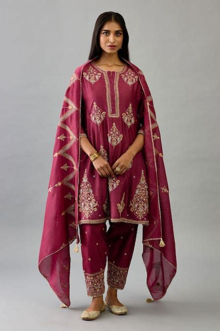 Buy Wine Silk Chanderi Embroidered Zari Round Thread Phiran Kurta Set