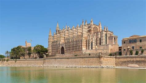 Best Time To Visit Palma De Mallorca Weather And Festivals
