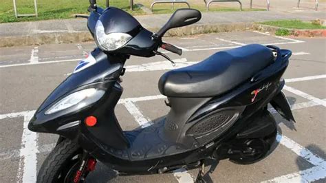 Ventajas de comprar una moto naked de segunda mano opción inteligente