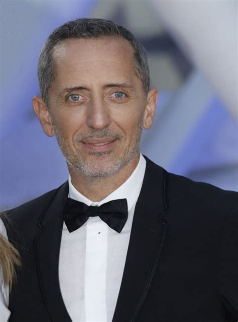 Gad Elmaleh Son fils Noé beau gosse romantique à New York avec sa