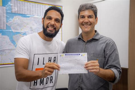 Presidente do Moto se filia para disputar eleição no dia em que o time