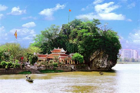 Núi Non Nước Di tích cấp quốc gia đặc biệt Ngọn núi mang trên mình