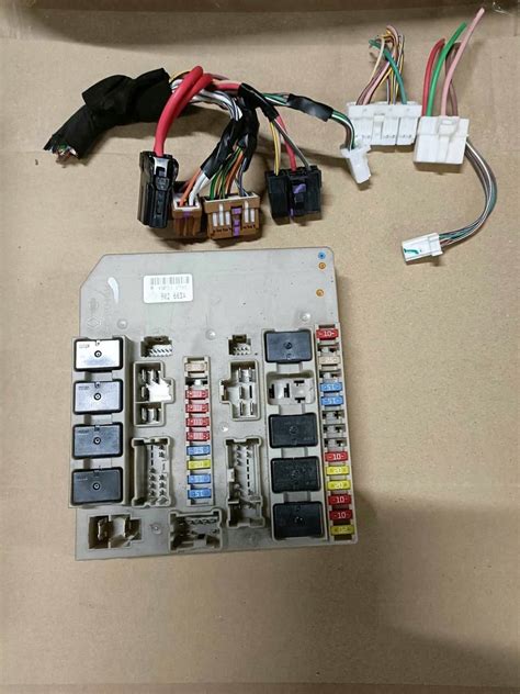 902663A CLIO III MODUS MODUŁ BSI BSM SKRZYNKA BEZPIECZNIKÓW PIŁA WAŁCZ