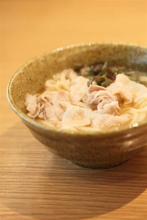 Nouilles D Udon Avec Du Porc Image Stock Image Du Mangez Sauce