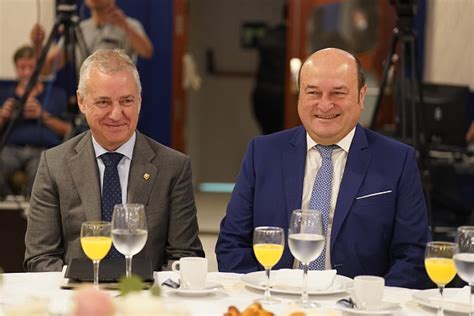 El PNV traslada a Urkullu que no será candidato a revalidar la