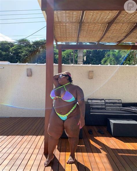 Jojo Todynho sensualiza em foto biquíni mínimo e manda mensagem