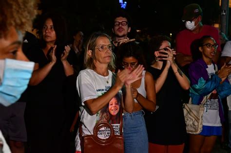A Gazeta Protesto pede por justiça pela morte de modelo atropelada em