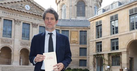 François Henri Désrable wins the Grand Prix du Roman de l Académie