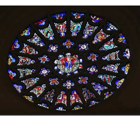 Catedral de Burgos Vidriera rosetón de la puerta del Sarmental