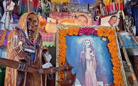 Culto a la Santa Muerte la niña blanca tiene altares y una capilla