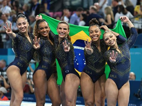Rayssa Leal comemora bronze do Brasil na ginástica artística Parabéns
